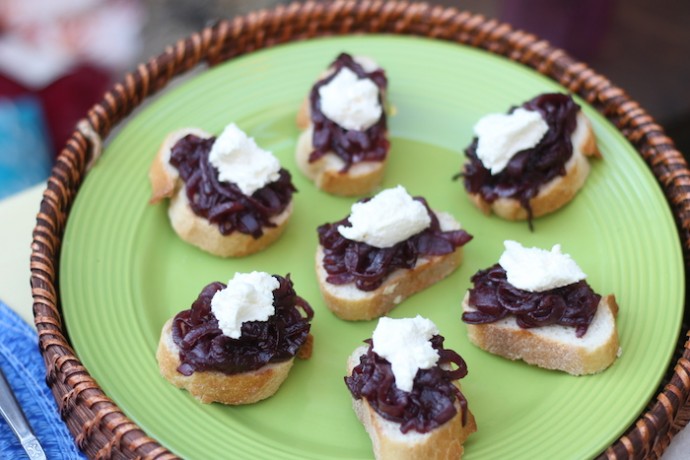 Pinot Noir Caramelized Onions with Roasted Garlic Goat Cheese Crostini