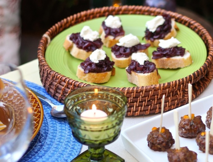 Pinot Noir Caramelized Onions with Roasted Garlic Goat Cheese Crostini